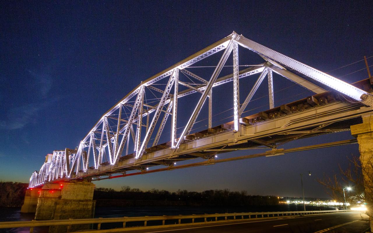 RJ Corman Bridge - Projets - LMPG Inc. - Solutions d'éclairage DEL